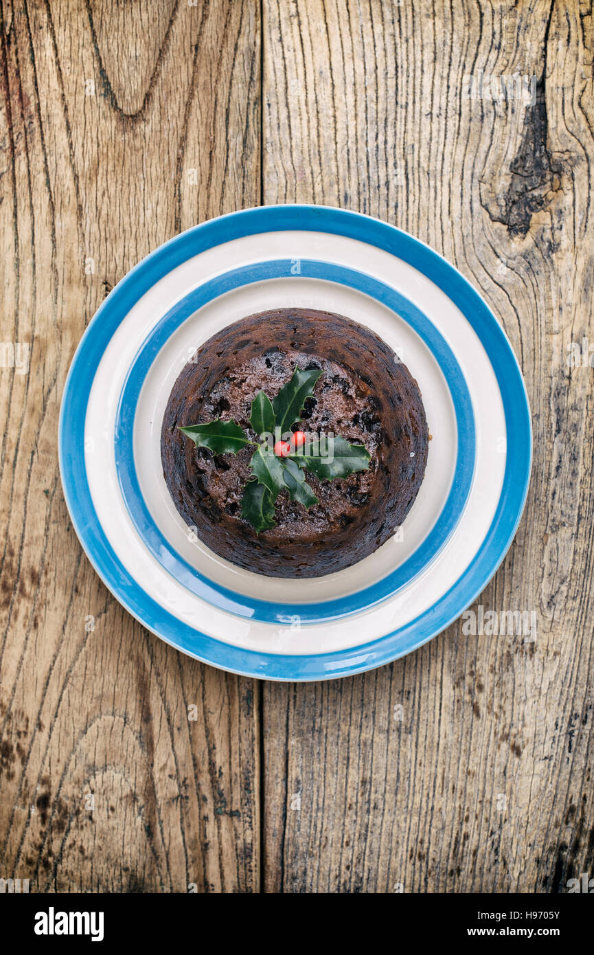 Christmas pudding on a plate from above Stock Photo - Alamy