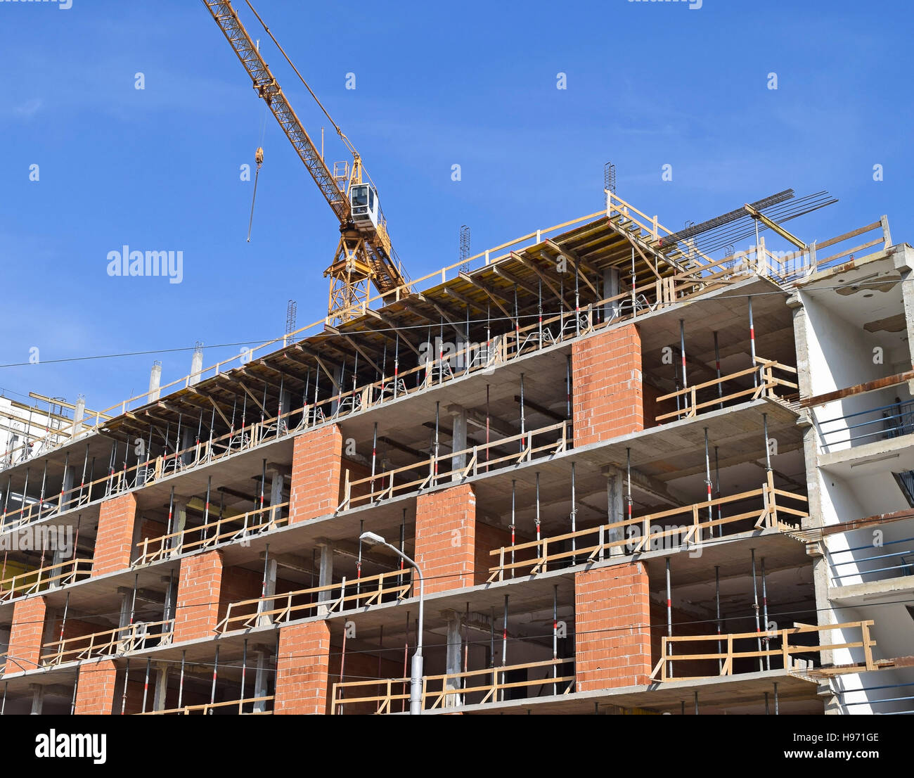 Construction of a new office building Stock Photo - Alamy