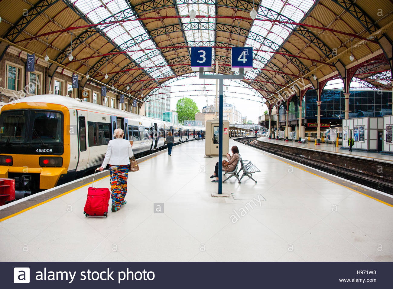 Clapham Junction Station High Resolution Stock Photography and Images ...