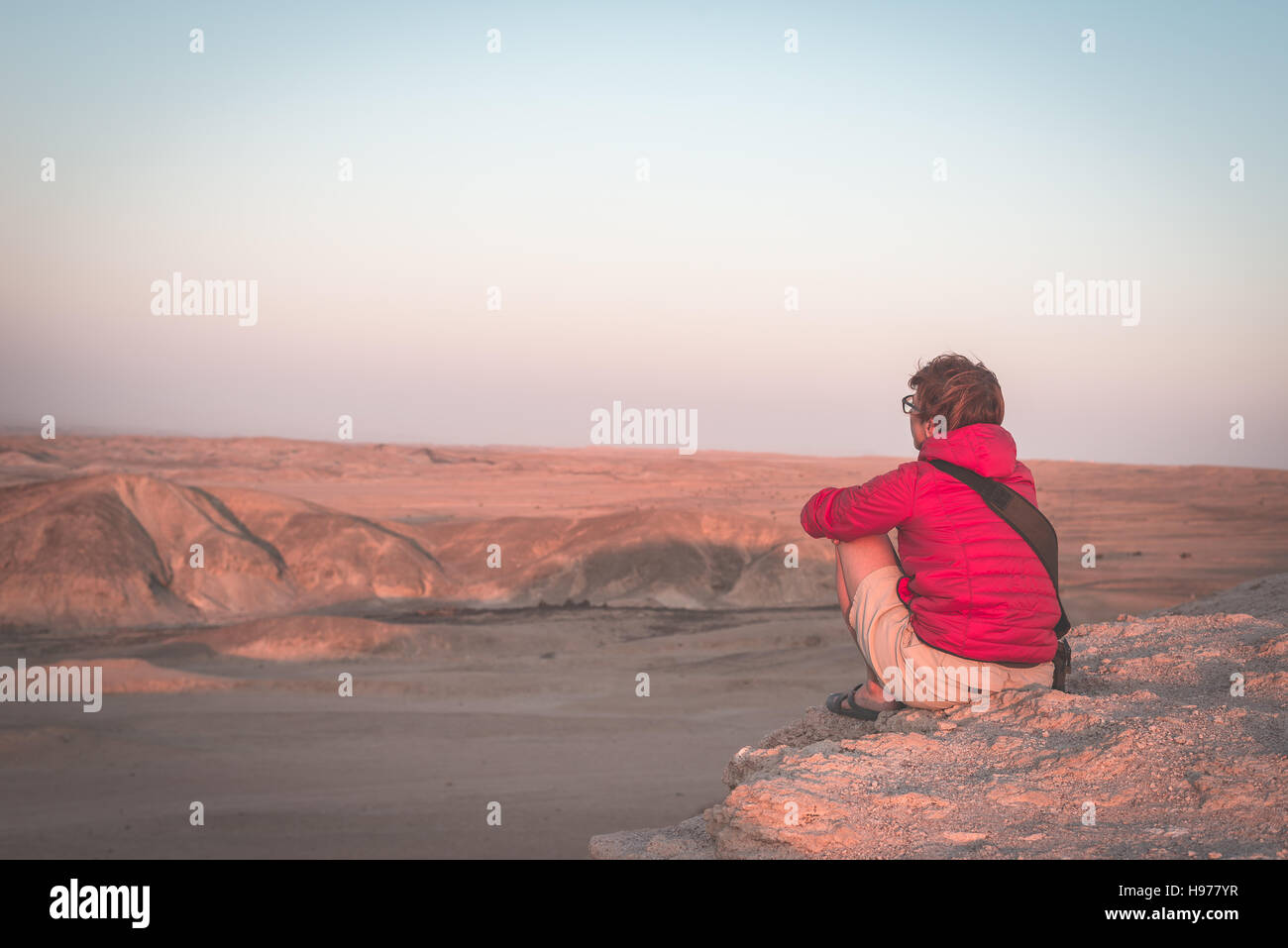 Desert sunset rear view time hi-res stock photography and images - Alamy