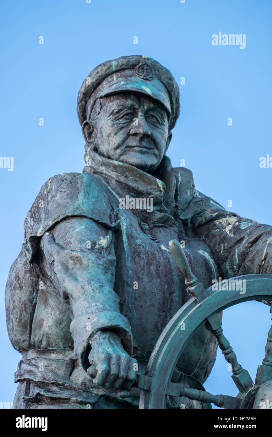 Dick Evans statue memorial RNLI Lifeboat Moelfre Anglesey North Walse ...