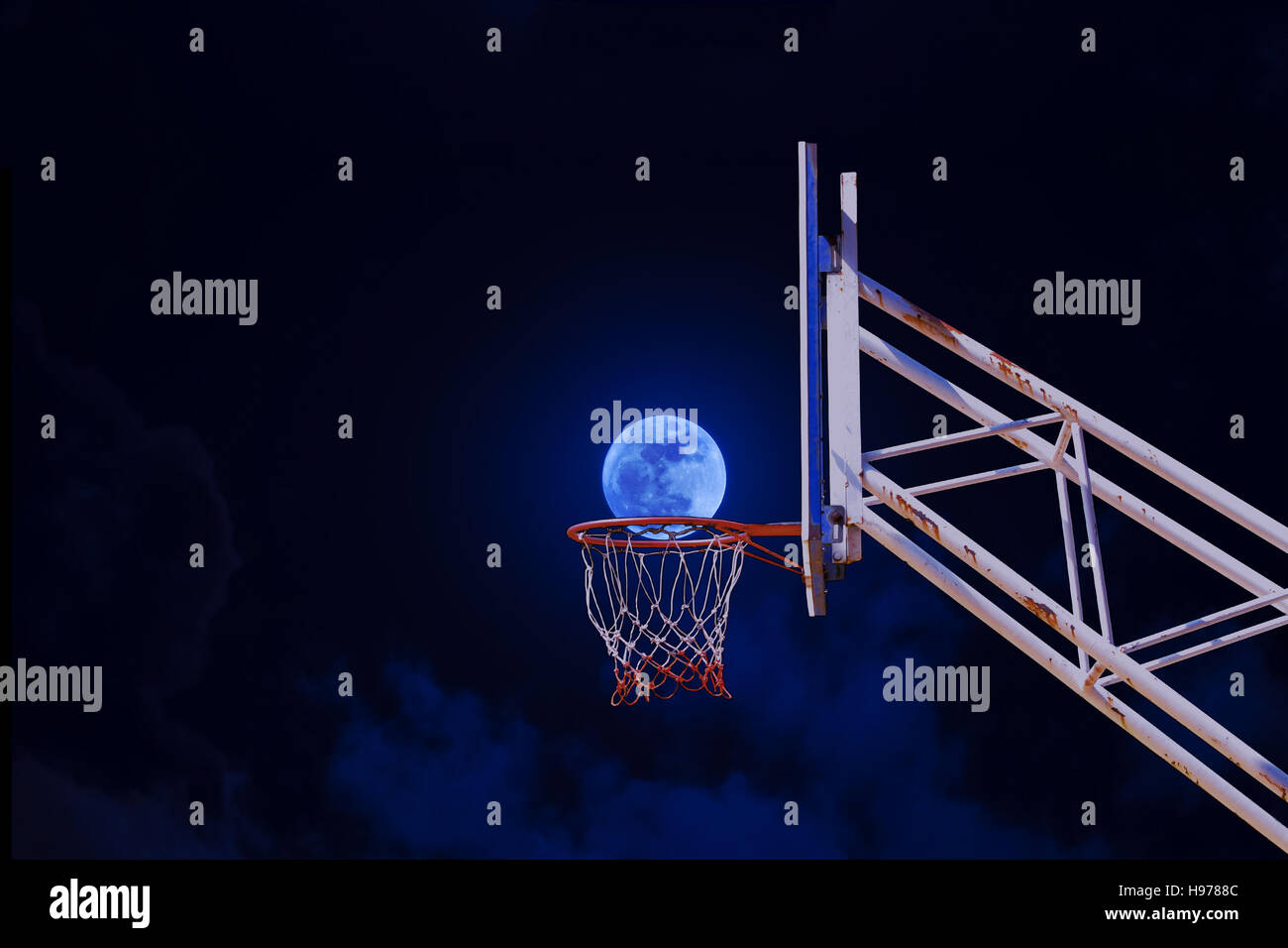moon in a basketball hoop Stock Photo - Alamy