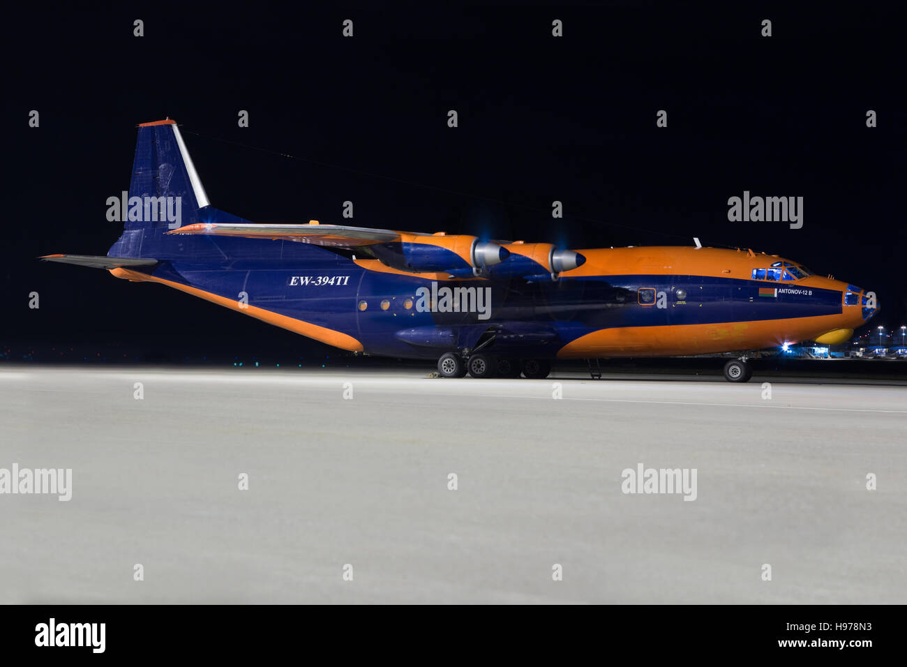 Antonov an 12 antonov airplane hi-res stock photography and images - Alamy