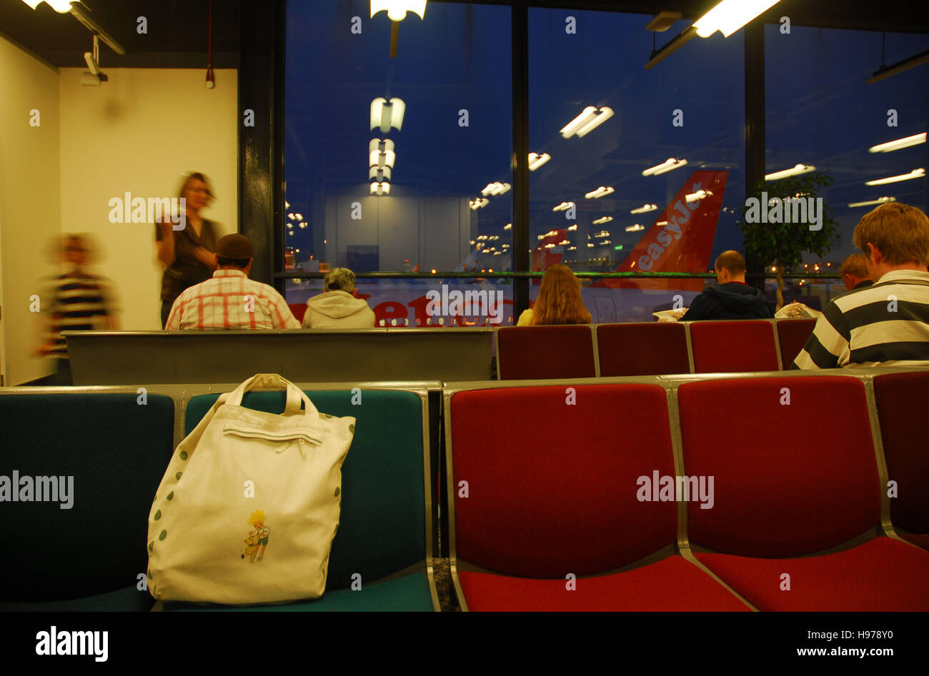 UK, West Sussex, Gatwick Airport, Gate, easyJet Stock Photo - Alamy