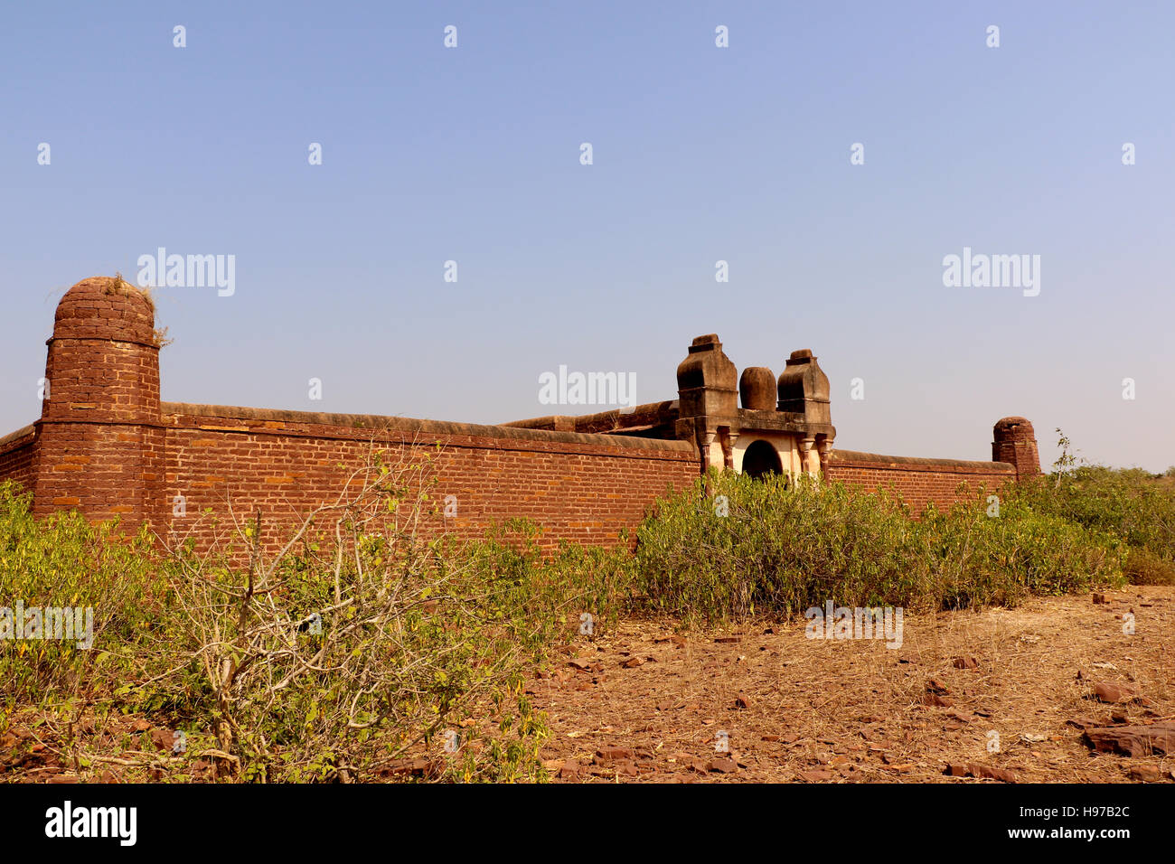 Ruins of thousand years old Narwar Fort Stock Photo - Alamy
