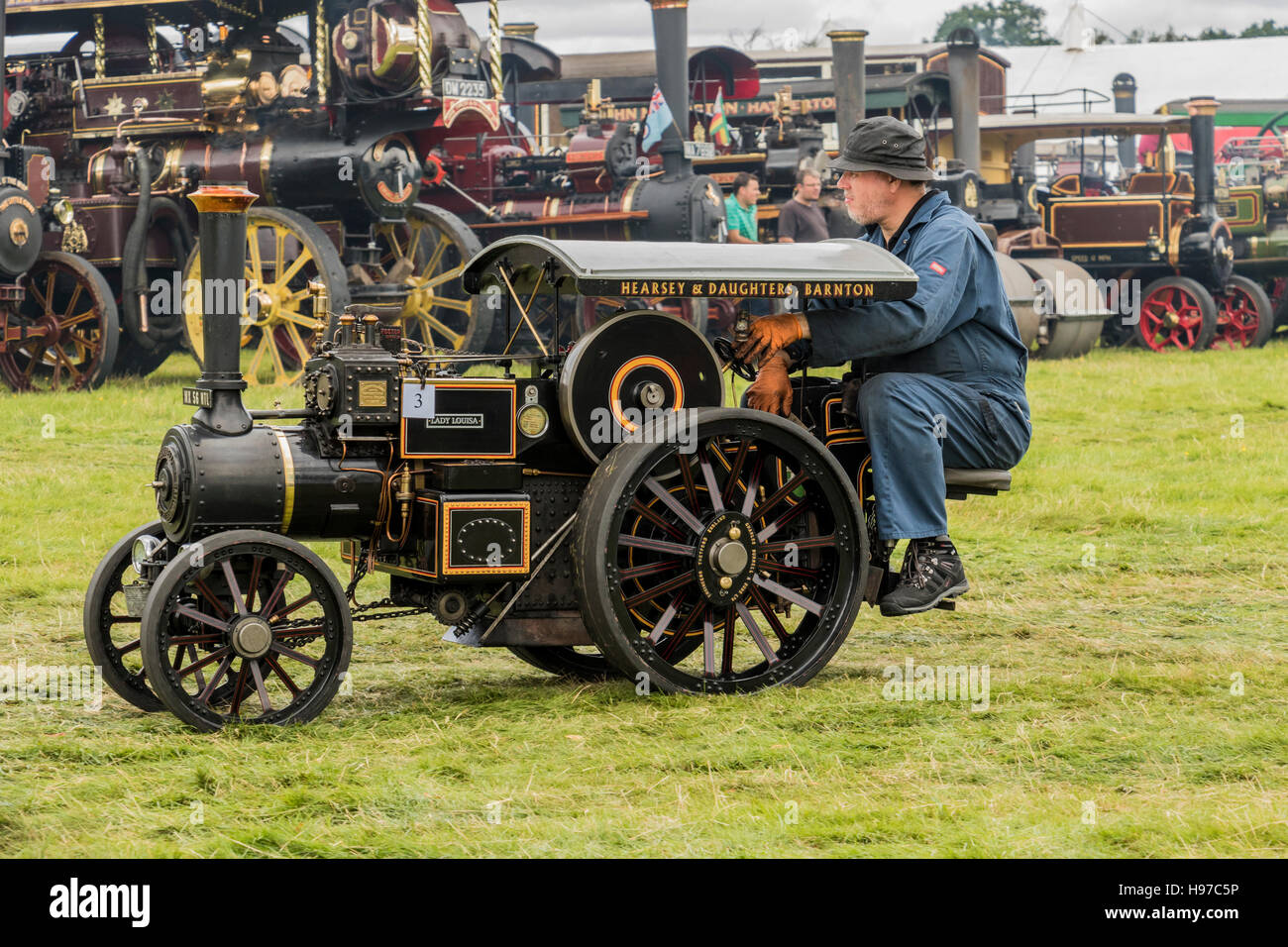 Miniature steam traction engine on display to public at Astle Park ...