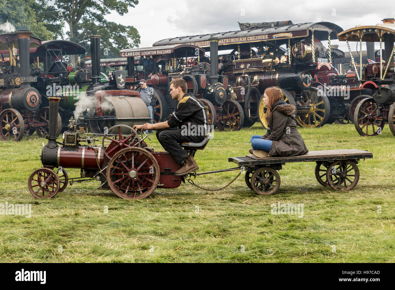 Miniature steam traction engine on display to public at Astle Park ...