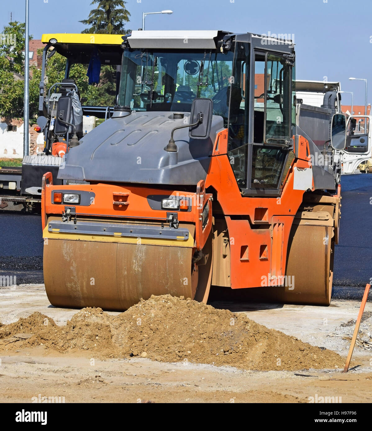 Steamroller front hi-res stock photography and images - Alamy