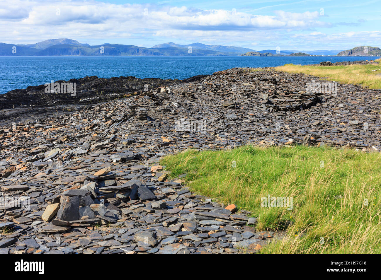 Pieces of slate hi-res stock photography and images - Alamy