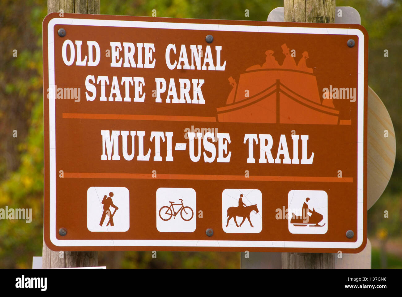 Old Erie Canal trail sign, Old Erie Canal State Historic Park, New York ...