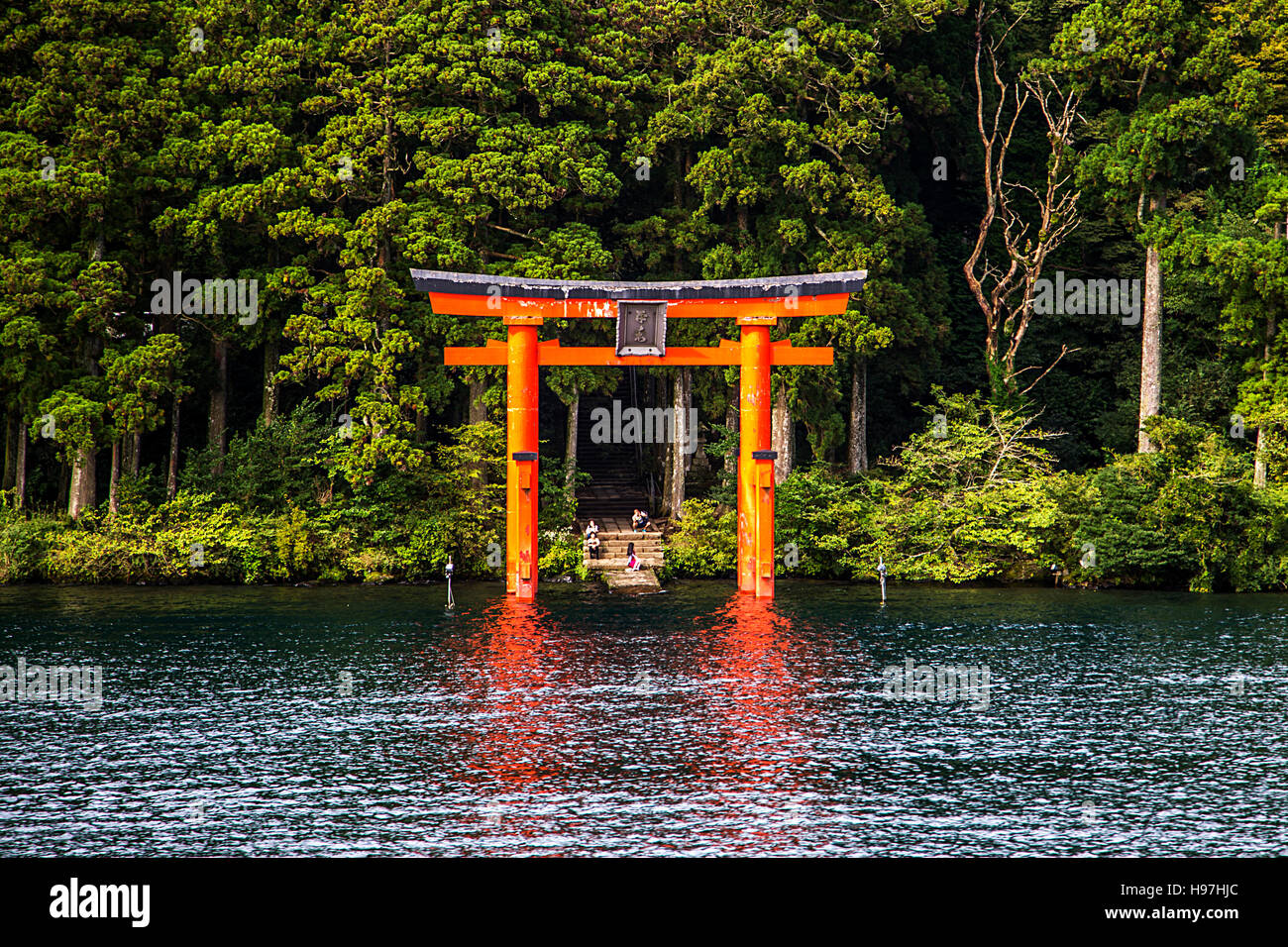 The red torii in Lake Ashi, Hakone,Japan Stock Photo - Alamy