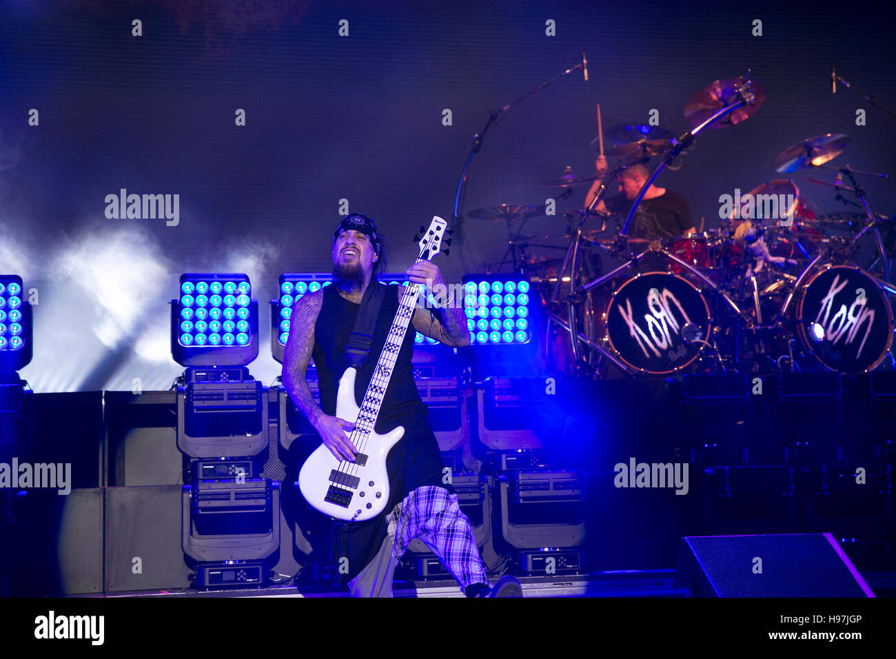 Reginald "Fieldy" Arvizuof Korn perfoms at the Shoreline Amphitheatre ...