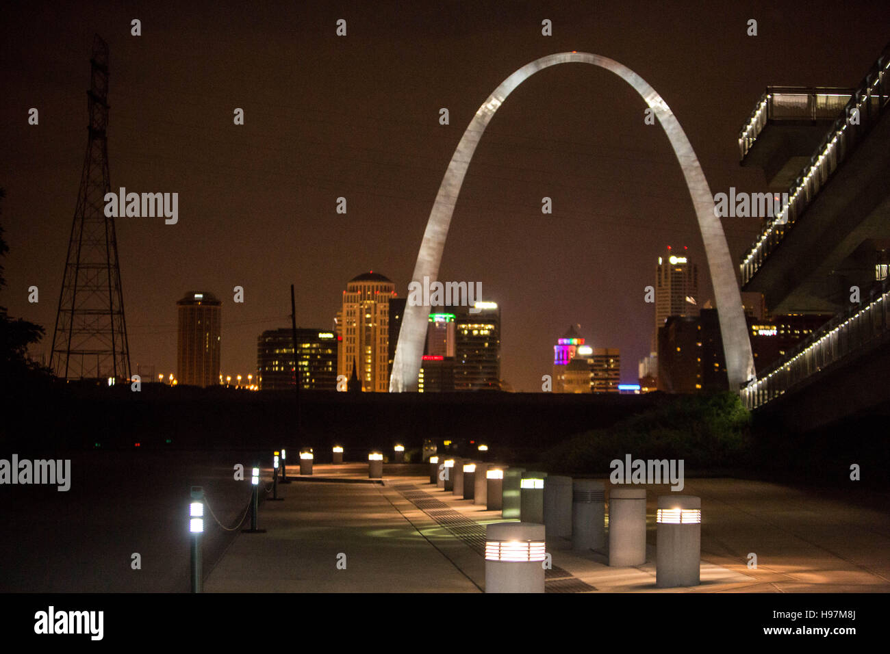 Gateway arch, st louis evening hi-res stock photography and images - Alamy