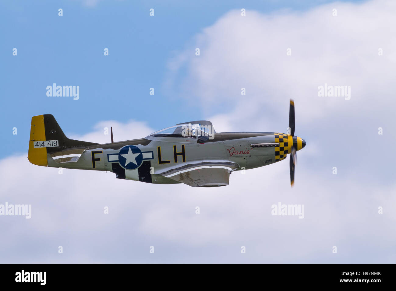 P-51 Mustang – a classic World War 2 American fighter aircraft in ...