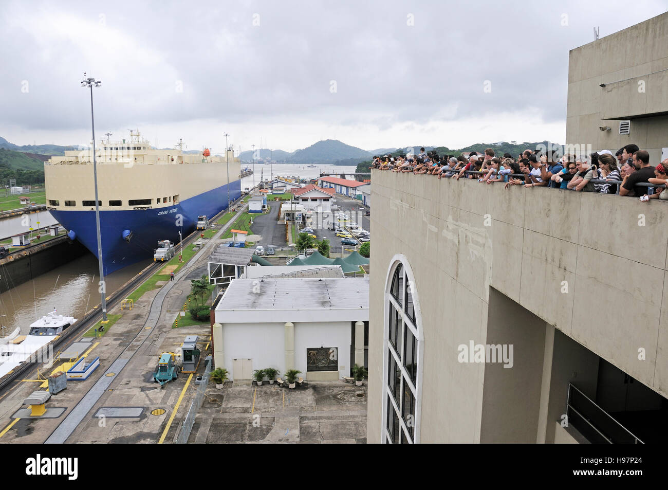 Locks of panama hi-res stock photography and images - Alamy