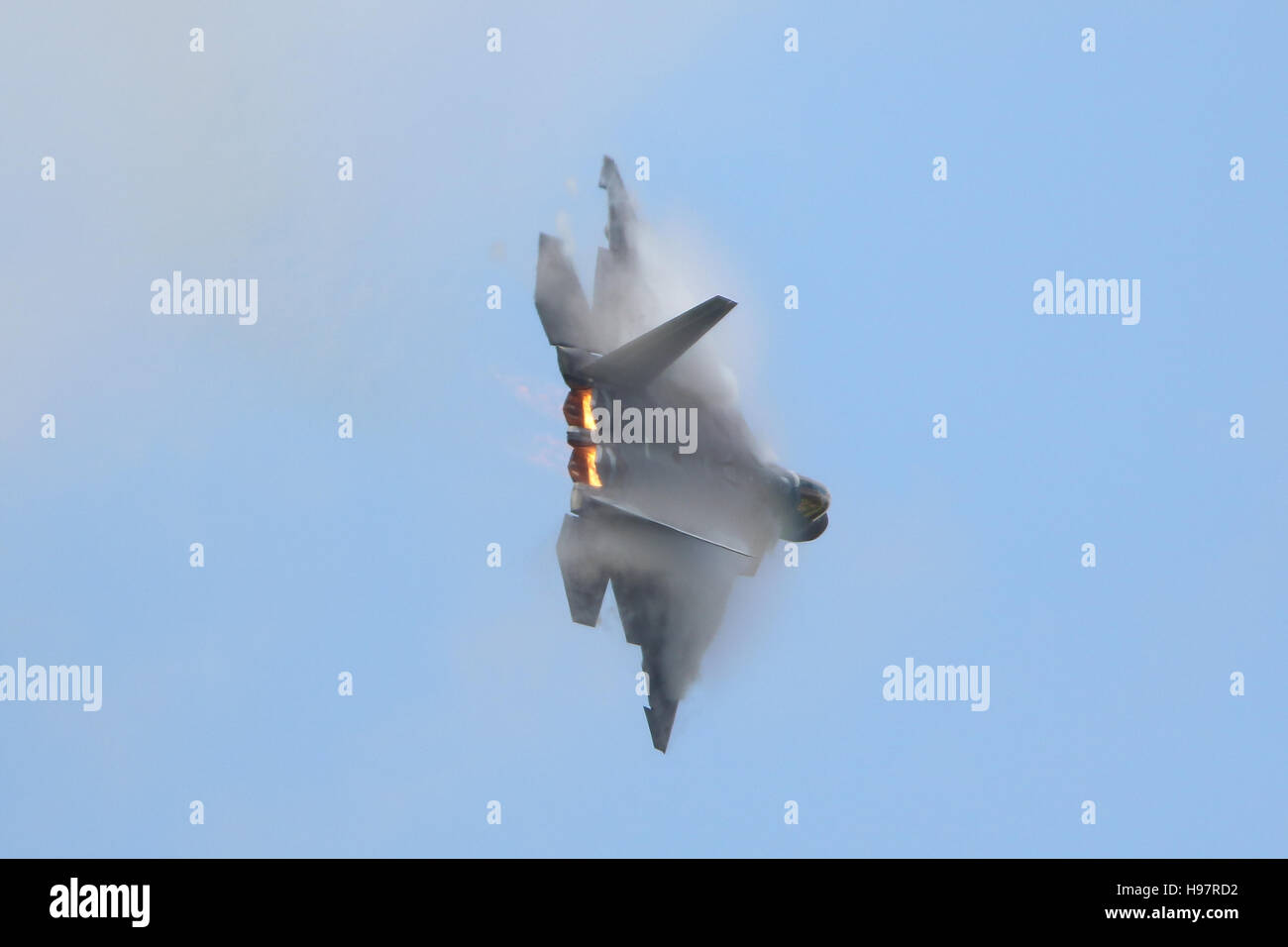 F22 Raptor in flight Stock Photo - Alamy
