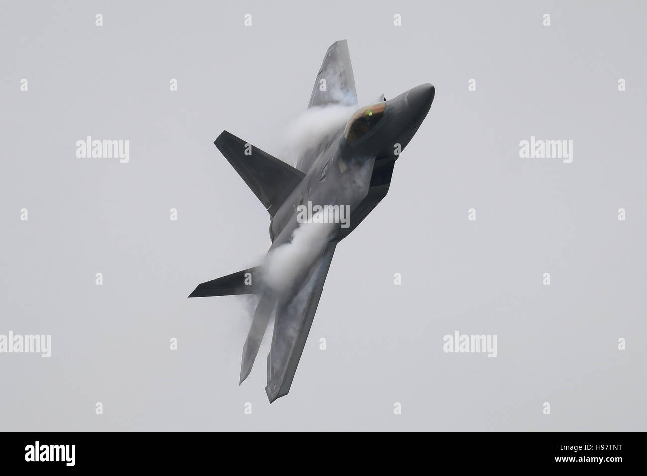 F22 Raptor in flight Stock Photo - Alamy