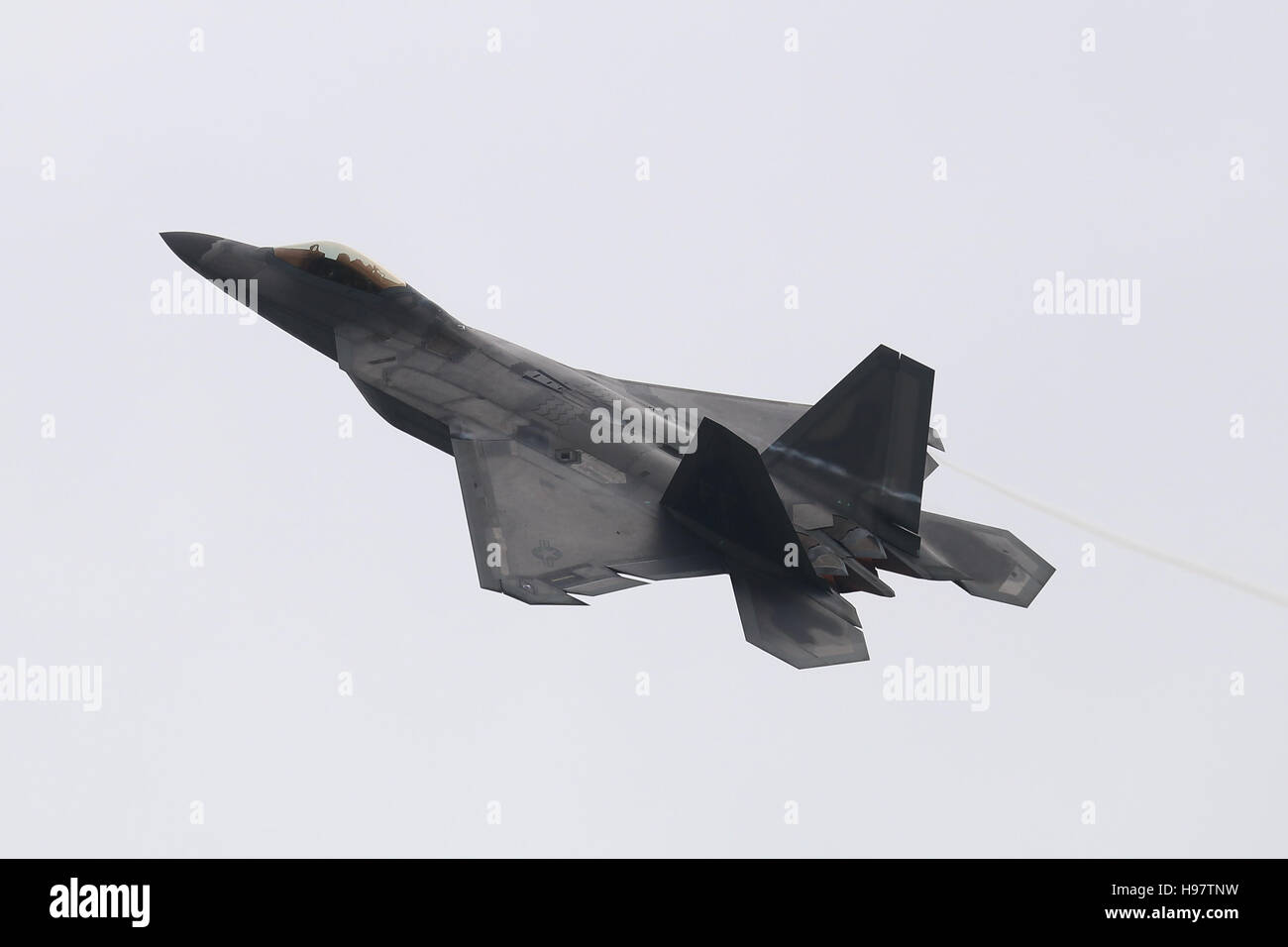 F22 Raptor in flight Stock Photo - Alamy