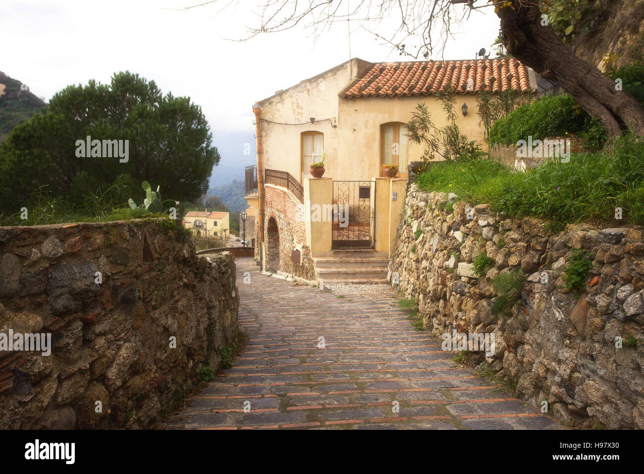 Historical centre of Savoca, Messina, Sicily Stock Photo - Alamy