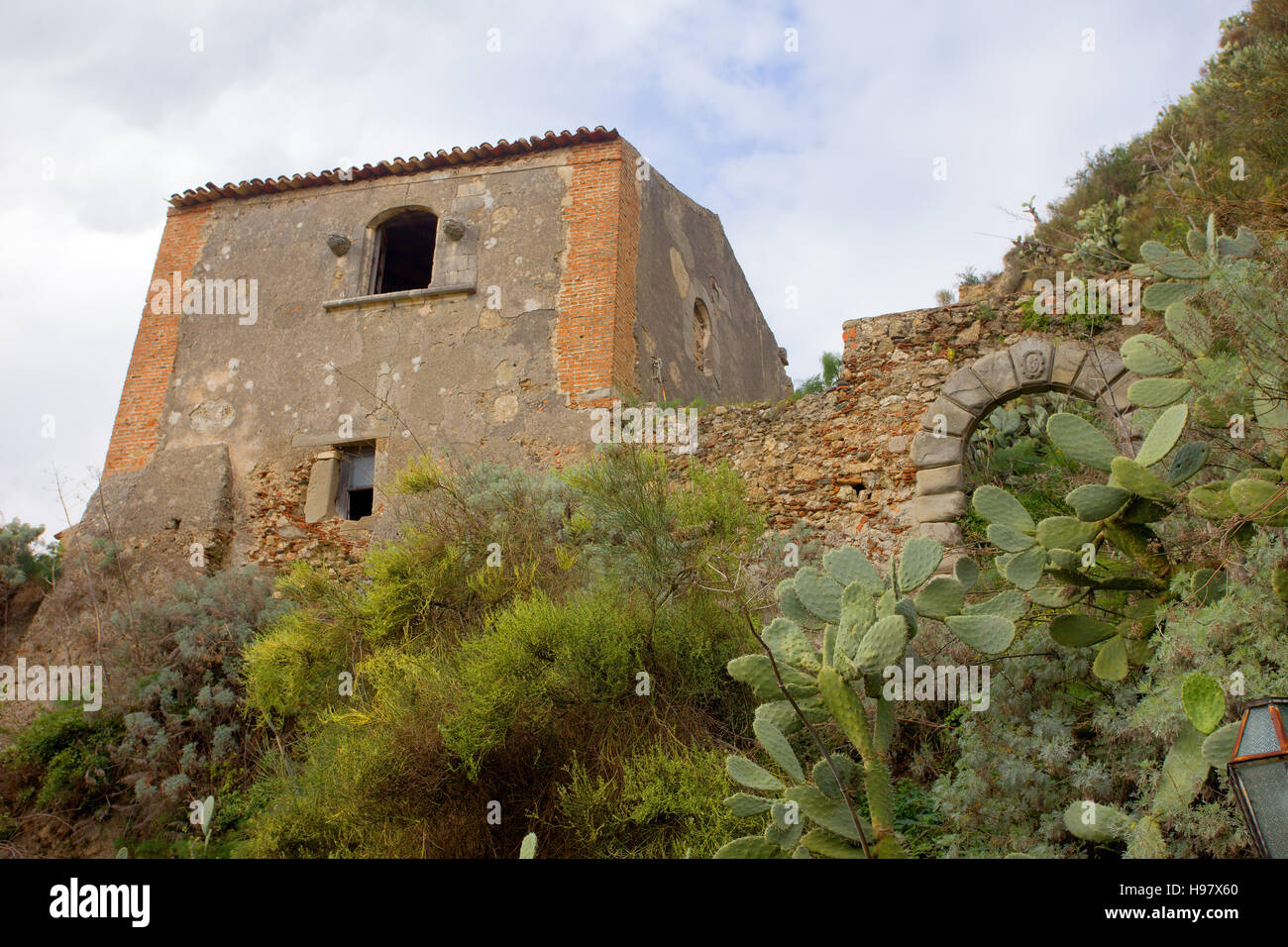 Historical centre of Savoca, Messina, Sicily Stock Photo - Alamy