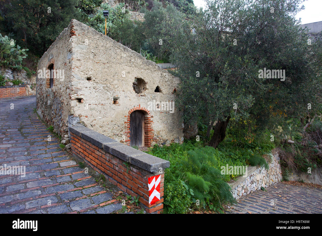 Historical centre of Savoca, Messina, Sicily Stock Photo - Alamy