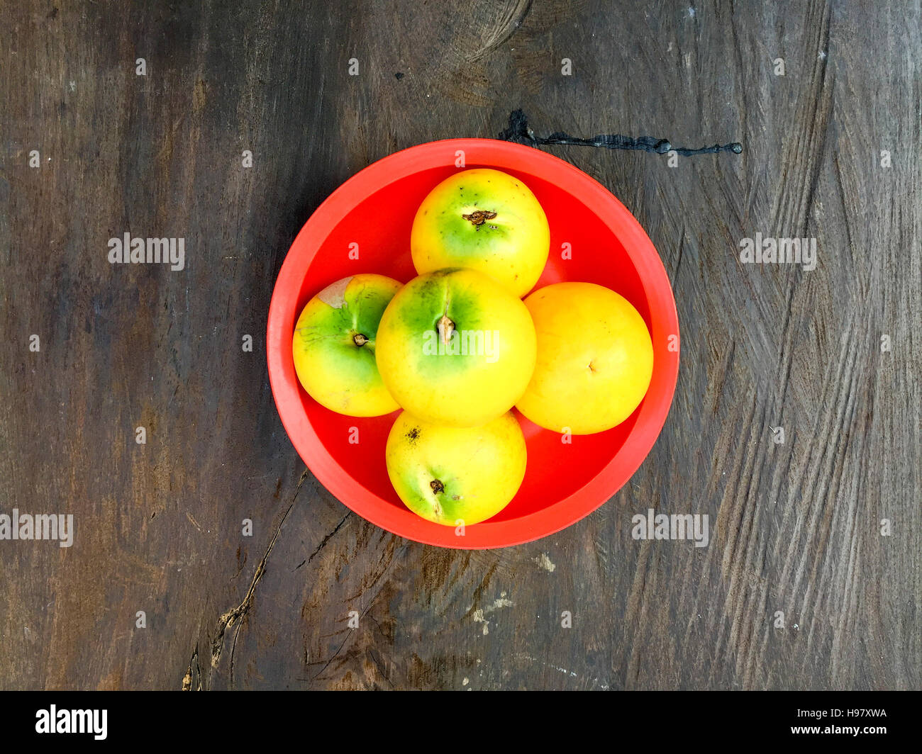 Yellow abiu hi-res stock photography and images - Alamy