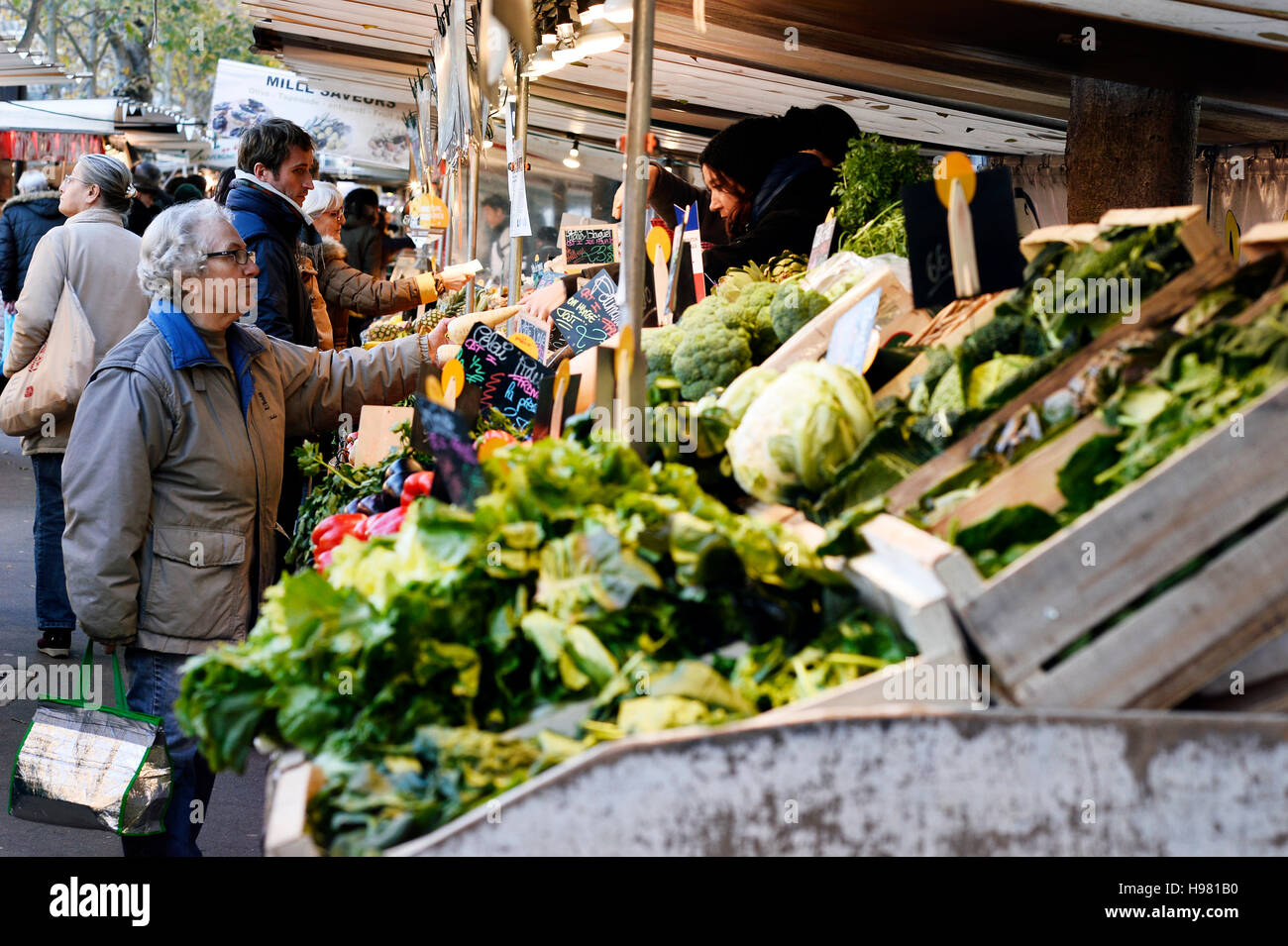Paris Food Markets High Resolution Stock Photography and Images - Alamy