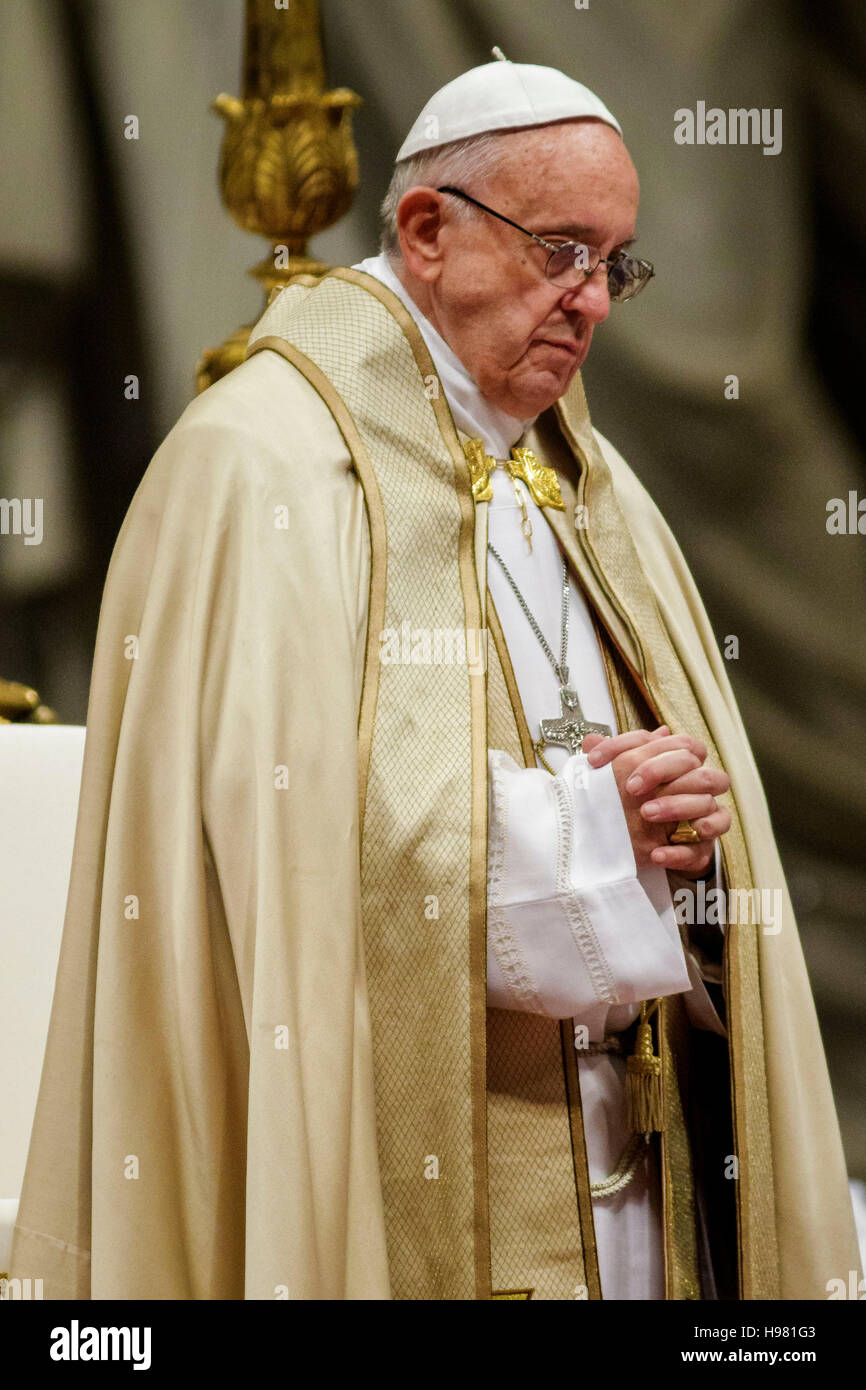 Vatican City, Vatican. 19th Nov, 2016. Pope Francis elevated 17 Roman ...