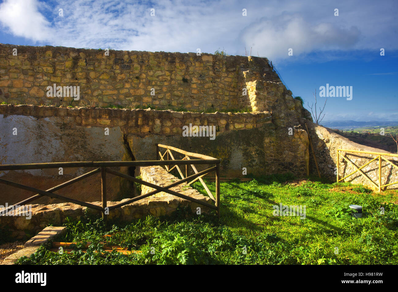 Ruins and details of medieval castle of Palazzolo Acreide. Sicily Stock ...