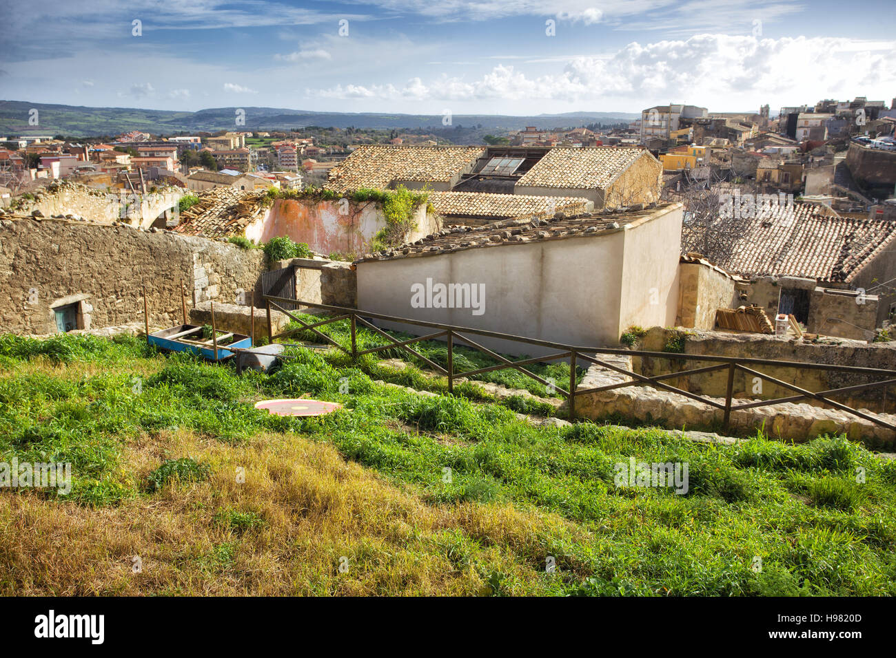 Ruins and details of medieval castle of Palazzolo Acreide. Sicily Stock ...