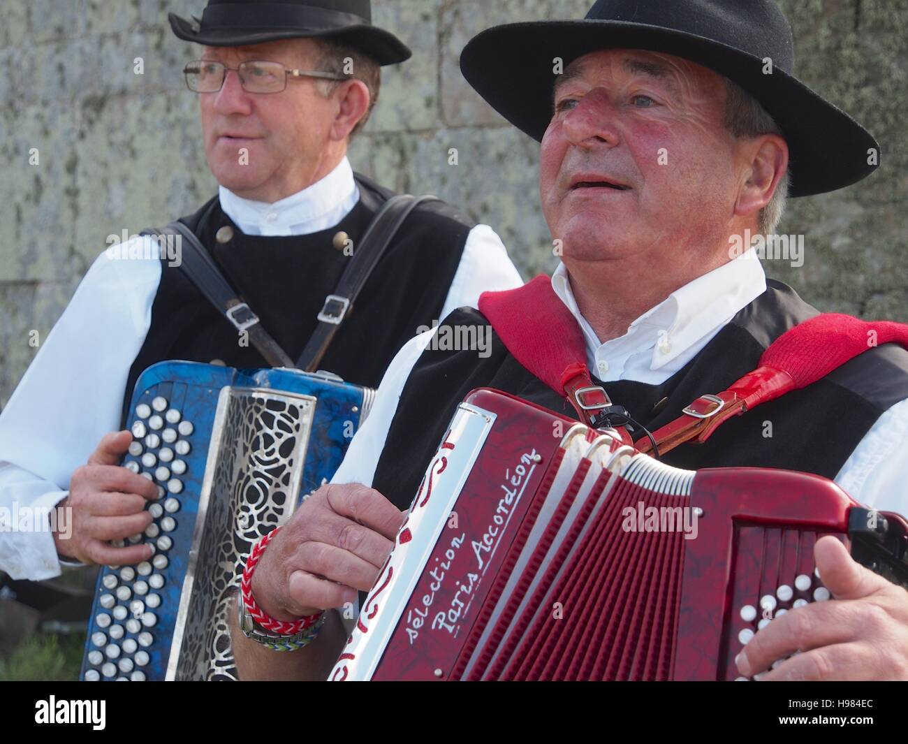 Traditional breton costume hi-res stock photography and images - Alamy