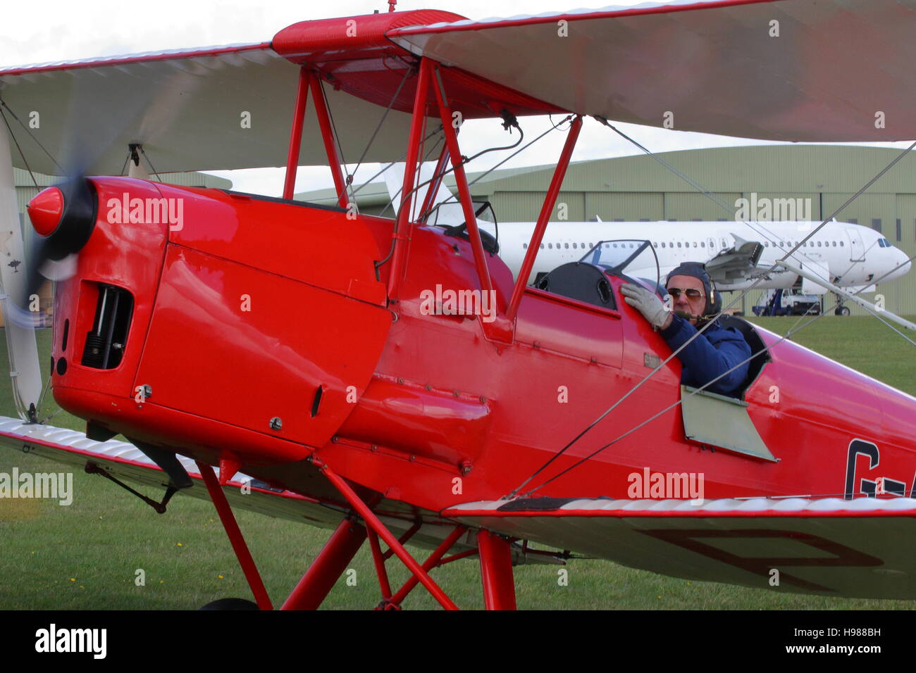 Tiger moth planes aircraft hi-res stock photography and images - Alamy