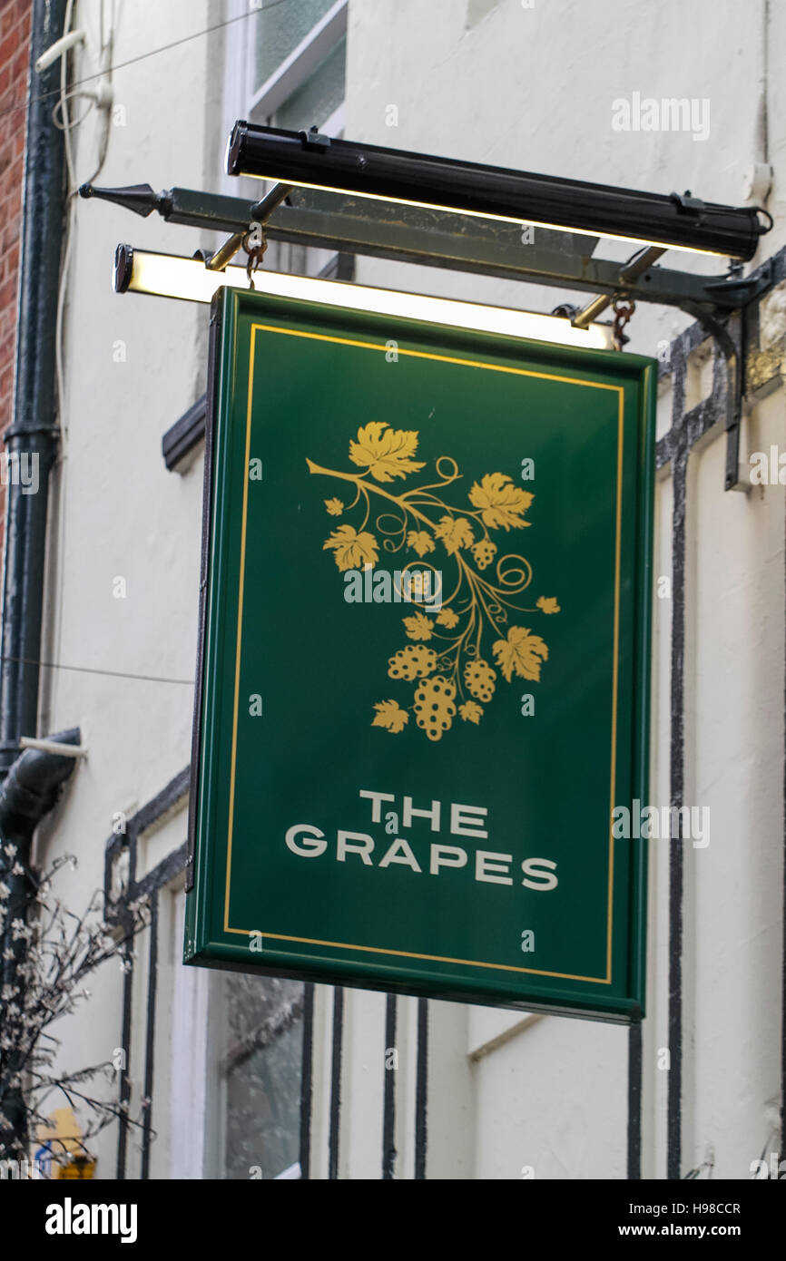 Old style hanging pub sign, Liverpool, Merseyside, UK Stock Photo - Alamy