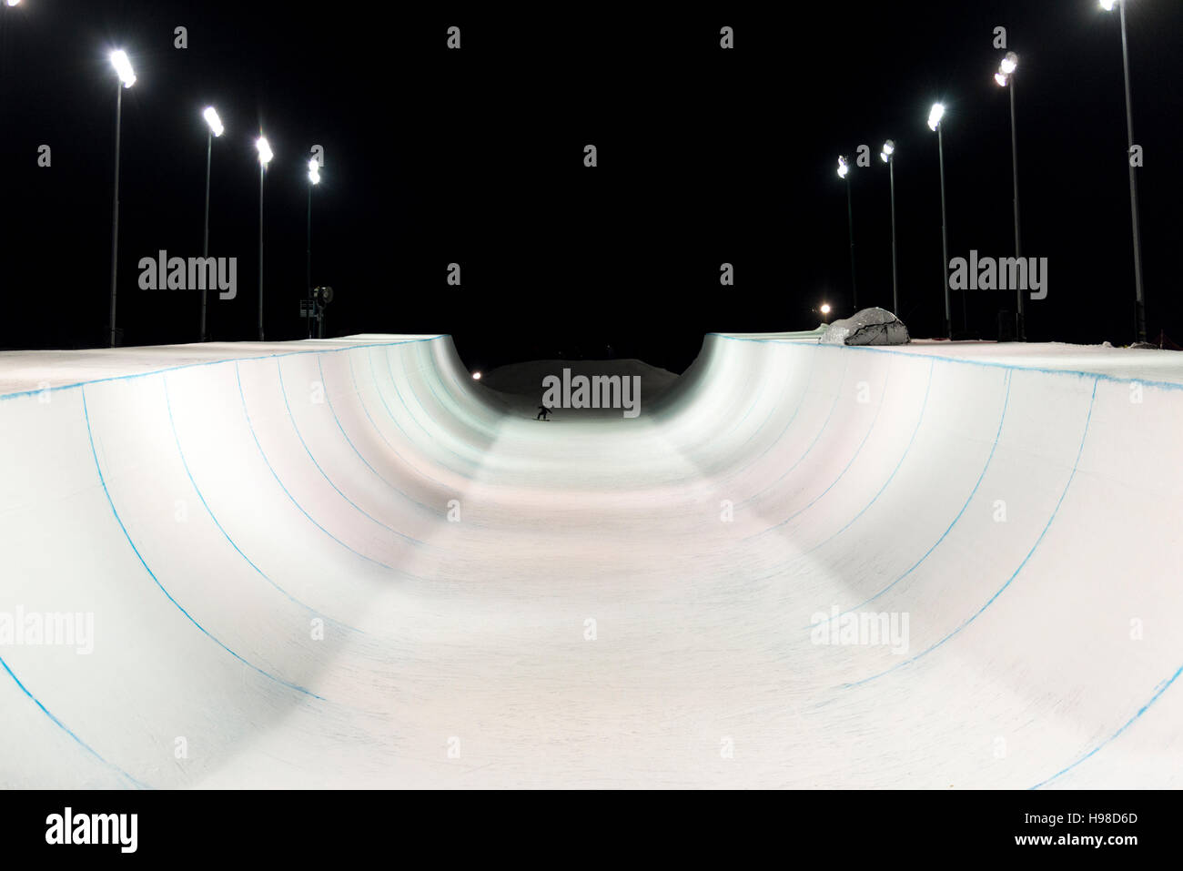 Half pipe hi-res stock photography and images - Alamy