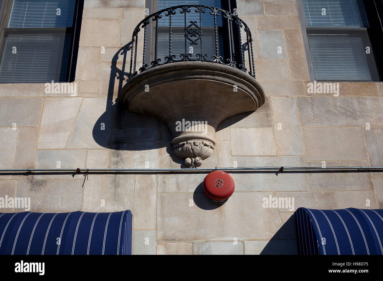 Balcony iron balustrade hi-res stock photography and images - Alamy