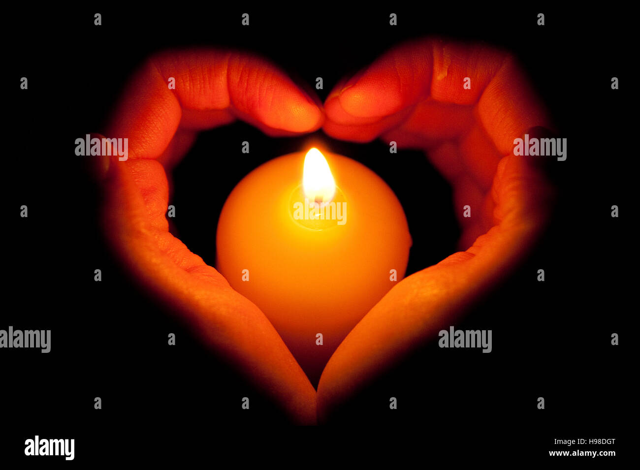Candle light heart shape hi-res stock photography and images - Alamy