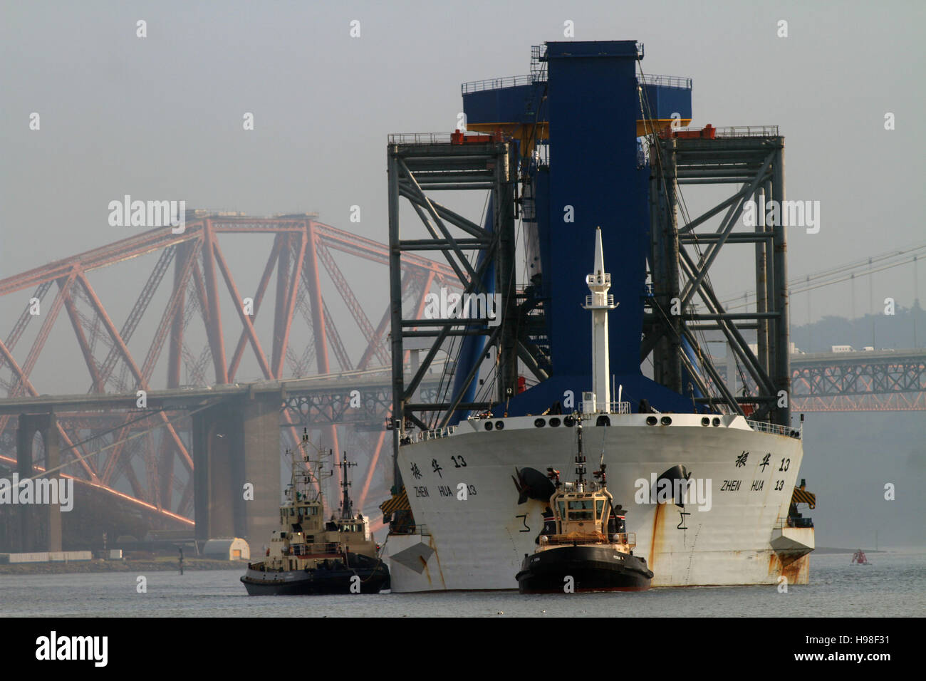 Forth rail bridge construction hi-res stock photography and images - Alamy