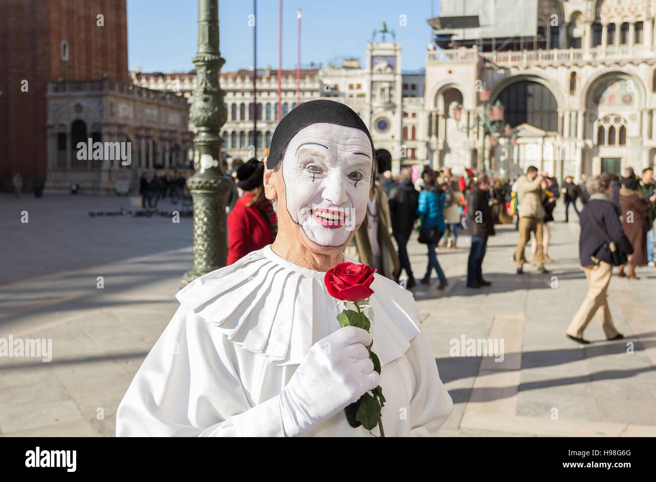 Venice Carnival Models Stock Photo - Alamy