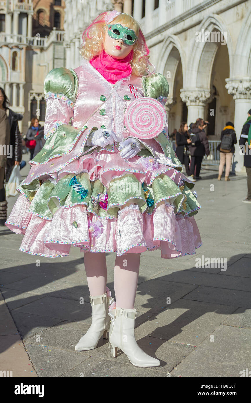 Venice Carnival Models Stock Photo - Alamy