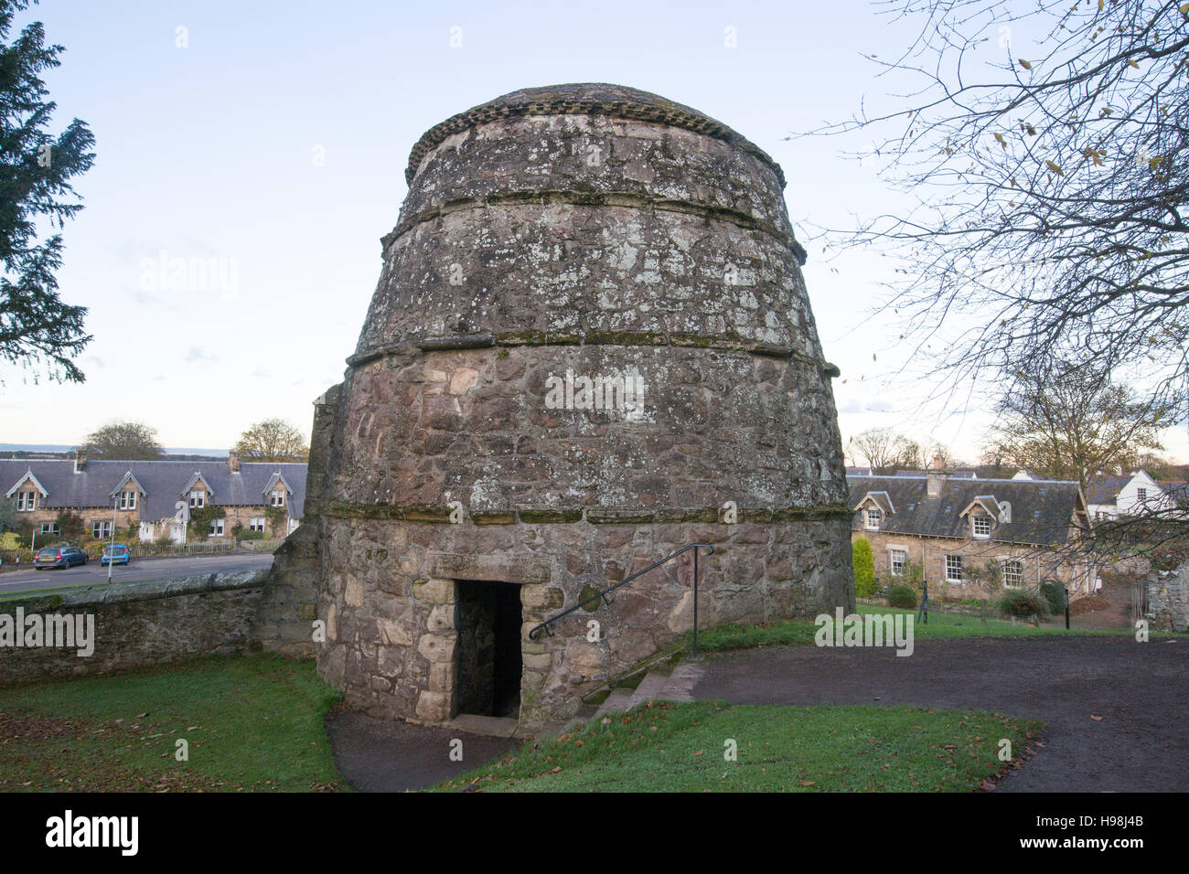 Dirleton Castle Garden Stock Photos & Dirleton Castle Garden Stock ...