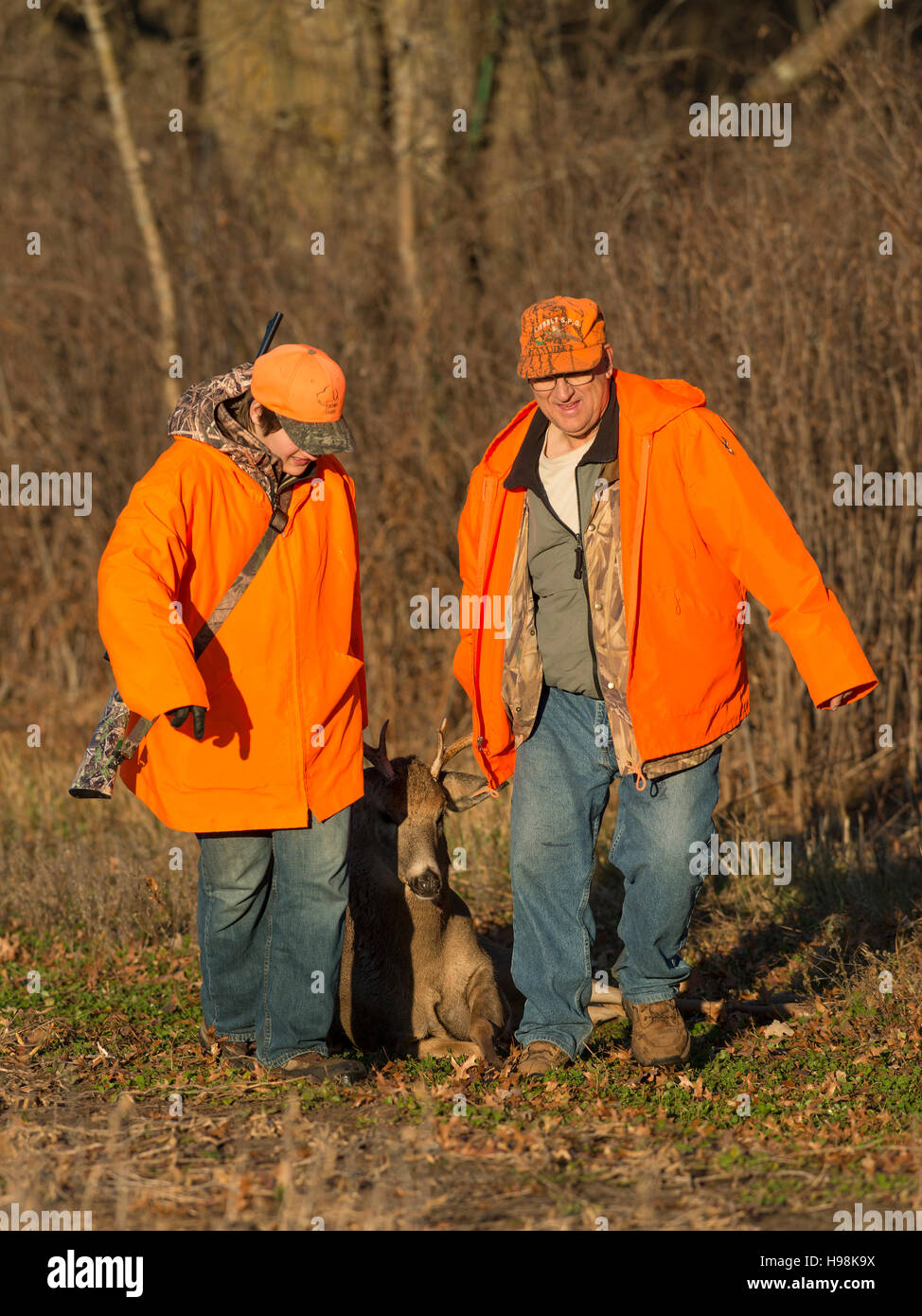 Father and son deer hunting hi-res stock photography and images - Alamy