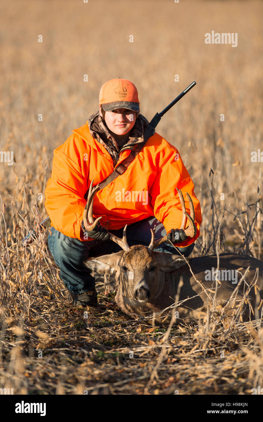 Big buck hunter hi-res stock photography and images - Alamy