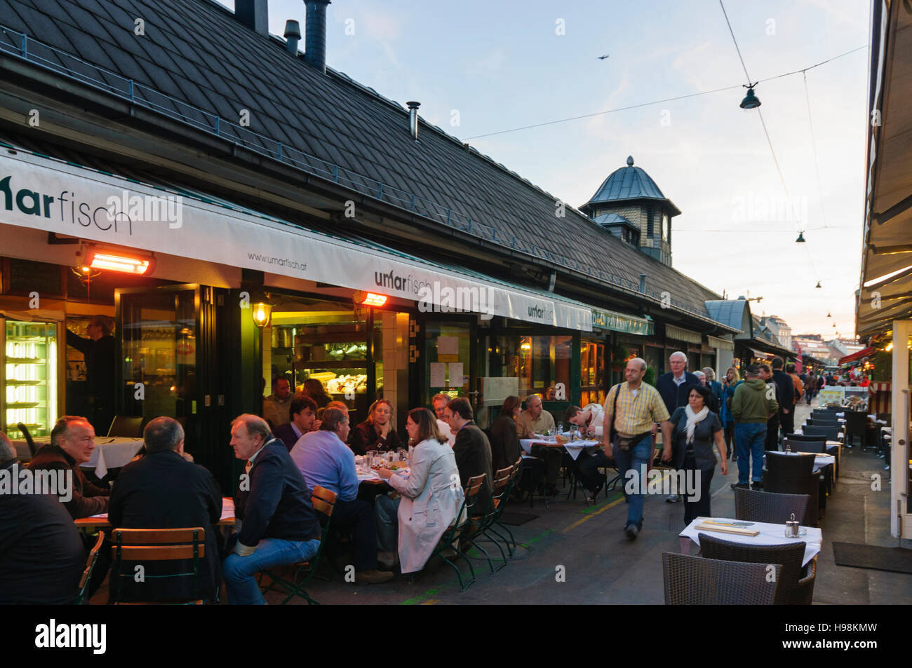 Open air market vienna hi-res stock photography and images - Alamy
