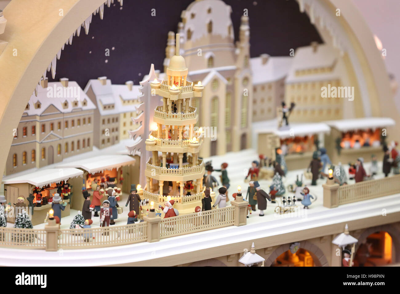 Seiffen christmas market hi-res stock photography and images - Alamy