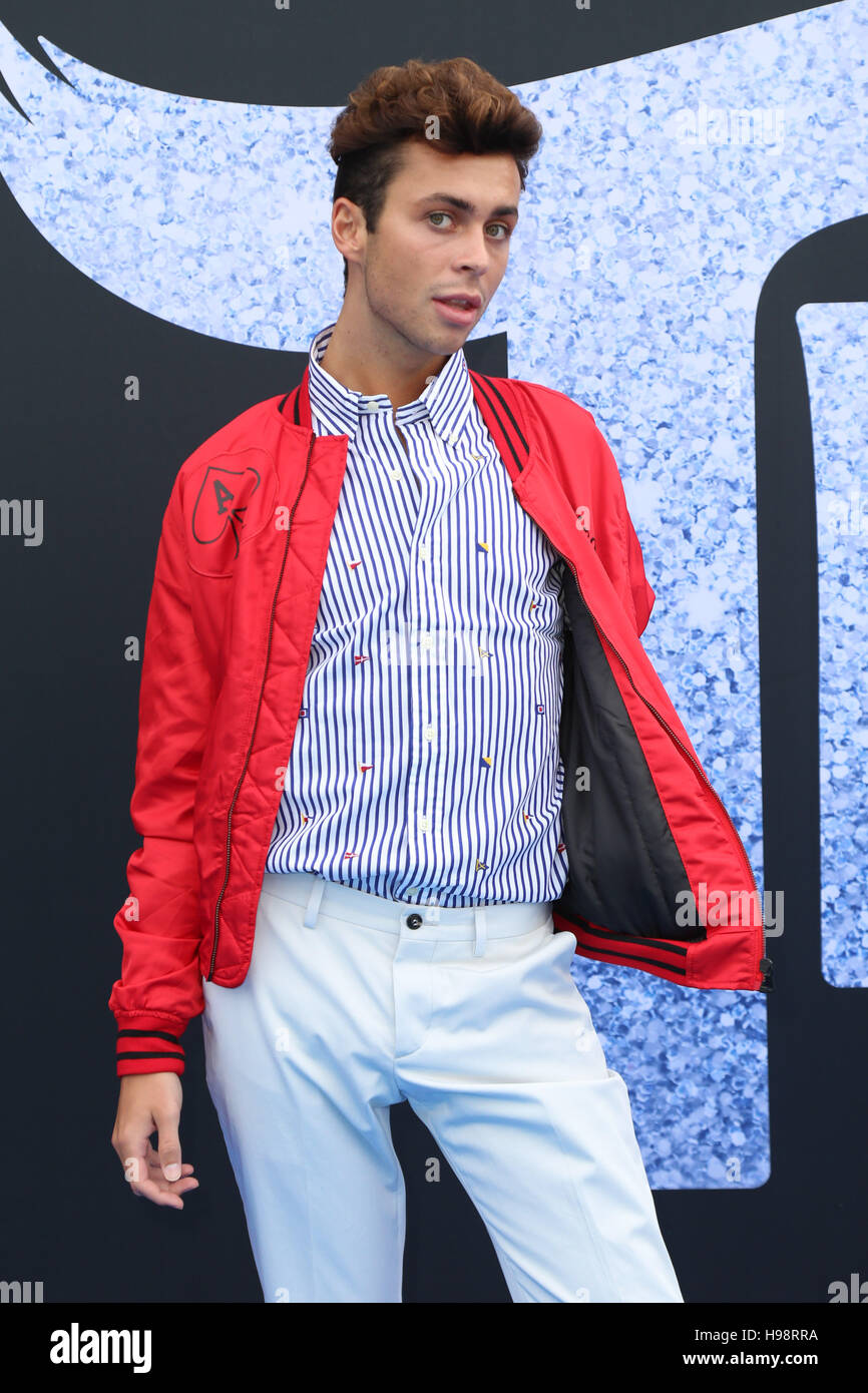 Sydney, Australia. 20 November 2016. Kurt Coleman arrives on the red ...
