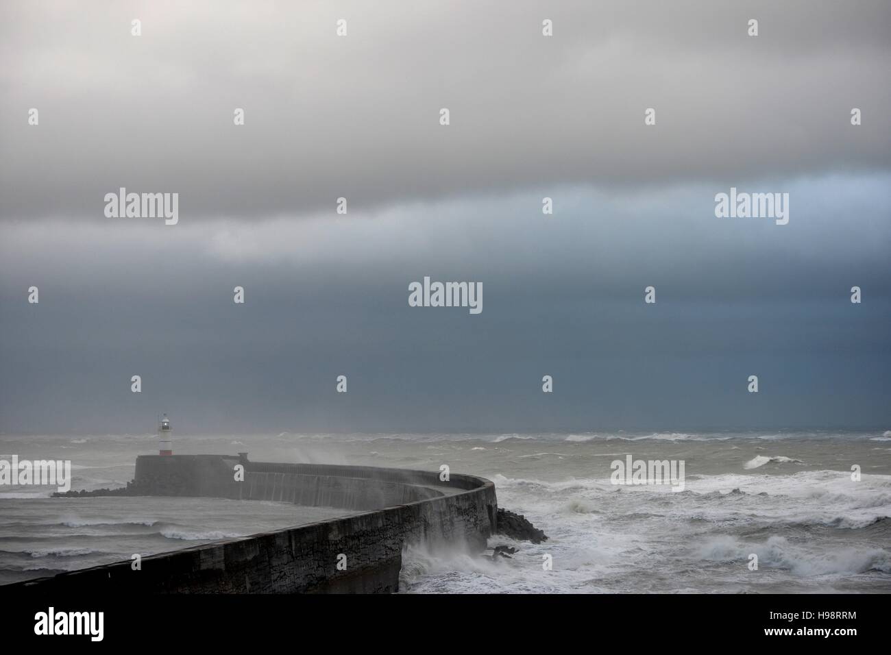 Newhaven U.K. 20th November 2016. Storm Angus hitting the South coast ...