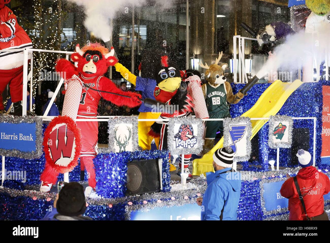 Chicago, USA. 19th Nov, 2016. Actors perform in the 25th Magnificent ...