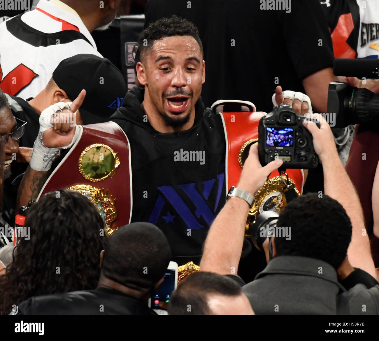Las Vegas NV, USA. 19th Nov, 2016. Andre Ward poses with his belts ...