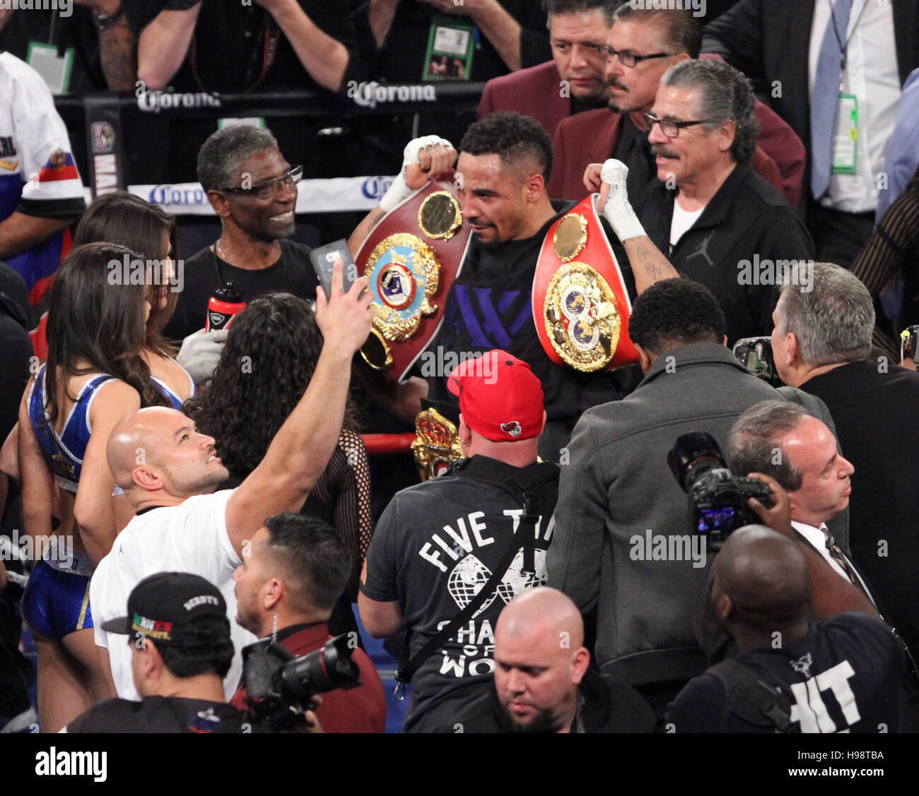 Unified world heavyweight champion hi-res stock photography and images ...