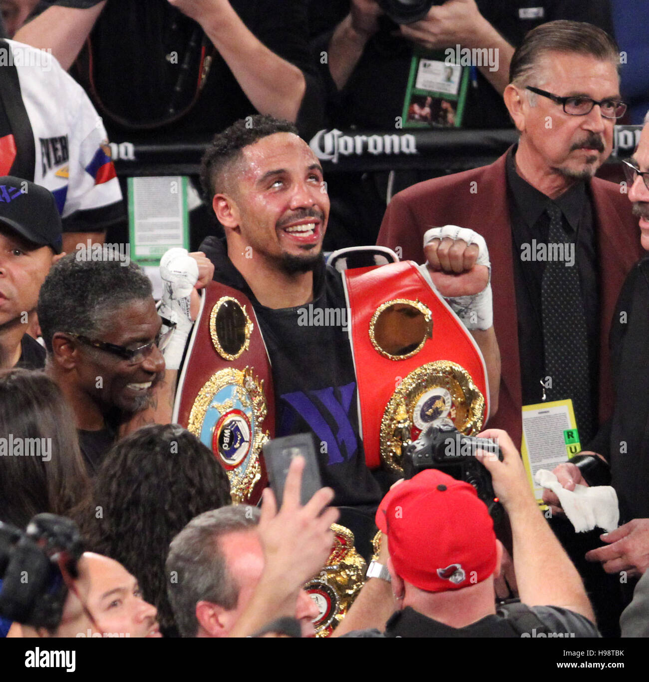 Las Vegas, Nevada, USA. 20th Nov, 2016. Light Heavyweight boxer Andre ...